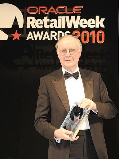 Video: Primark founder Arthur Ryan collects outstanding achievement ...