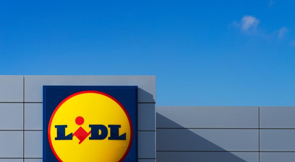 Charts of the Week: Lidl overtakes Morrisons; retail sales start to sag ...