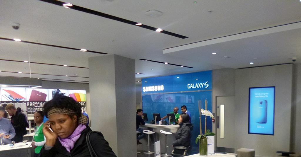 Store gallery: Samsung’s new state-of-the-art Oxford Street store ...