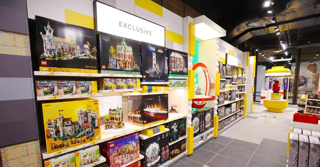 Store gallery: Lego opens ‘unique’ store at Battersea Power Station ...