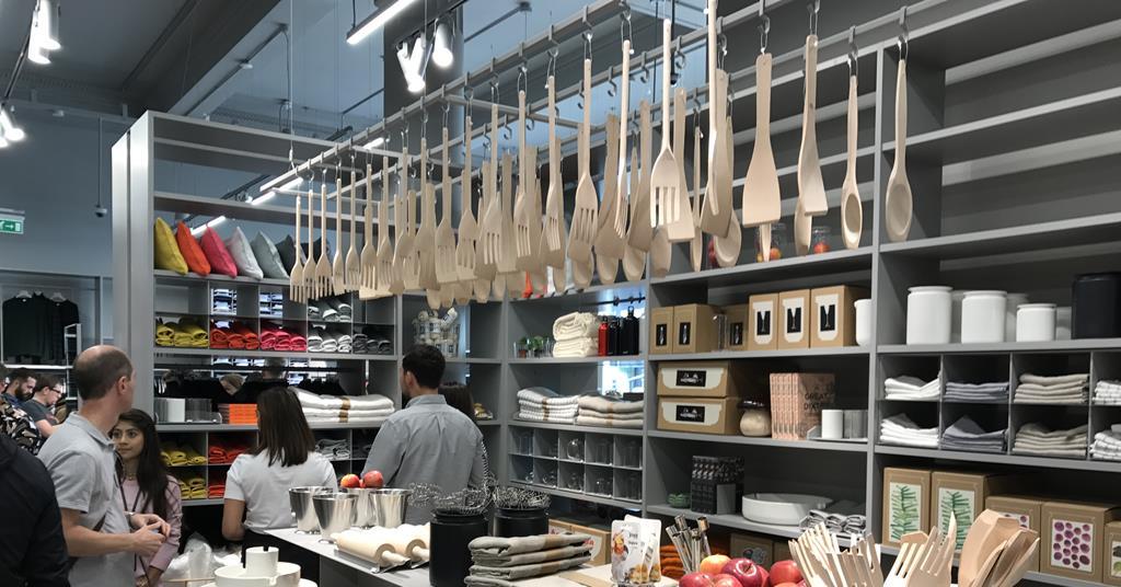 First Look: Arket opens doors to Regent Street shoppers | Gallery ...