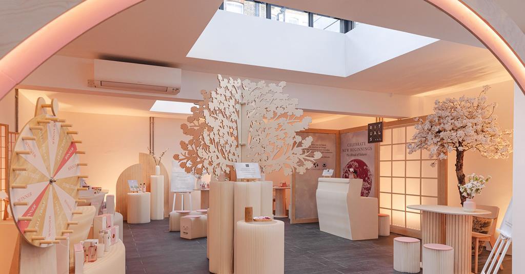 Store gallery: Rituals’ sakura-themed, experiential pop-up space ...