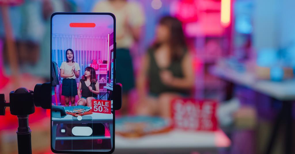 Social commerce, live shopping and virtual reality: the innovations ...