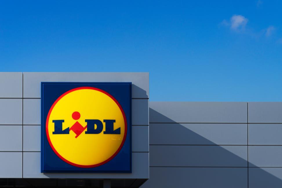 Charts of the Week: Lidl overtakes Morrisons; retail sales start to sag ...