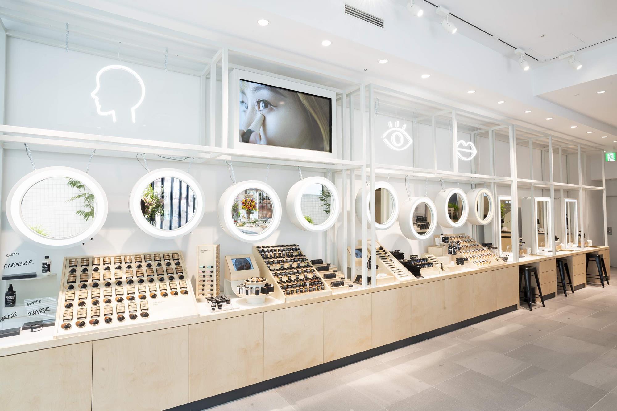 Store gallery: Lush's tech-fuelled Tokyo flagship | Photo gallery ...
