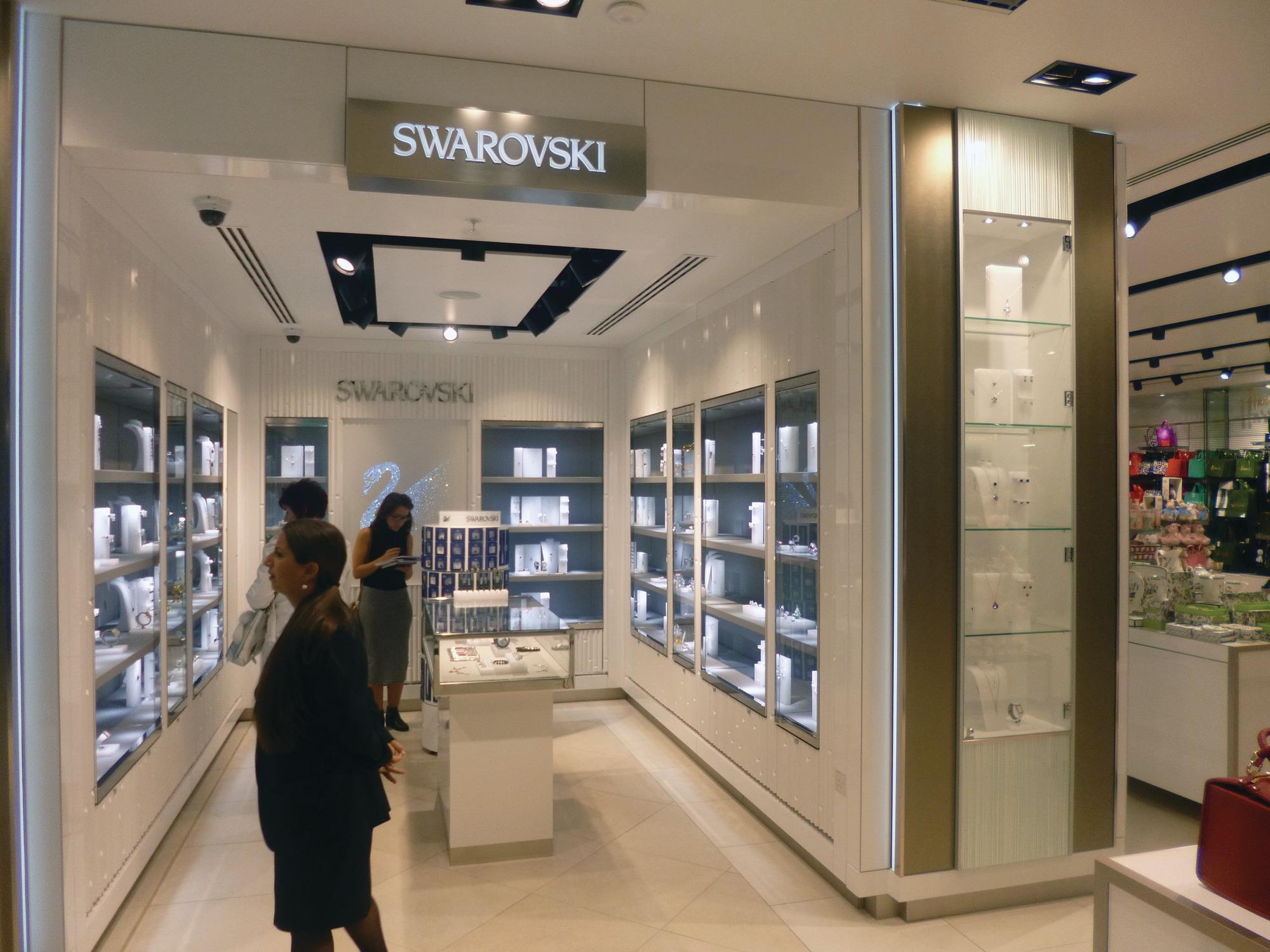 Store gallery: Harrods opens it doors to the jetset at Gatwick Airport ...