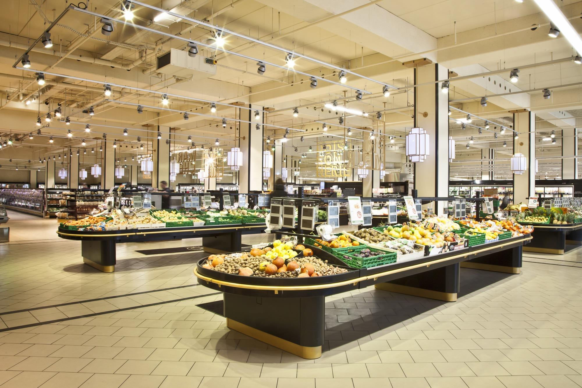 Store gallery: E Leclerc’s Bordeaux store diversifies supermarket ...