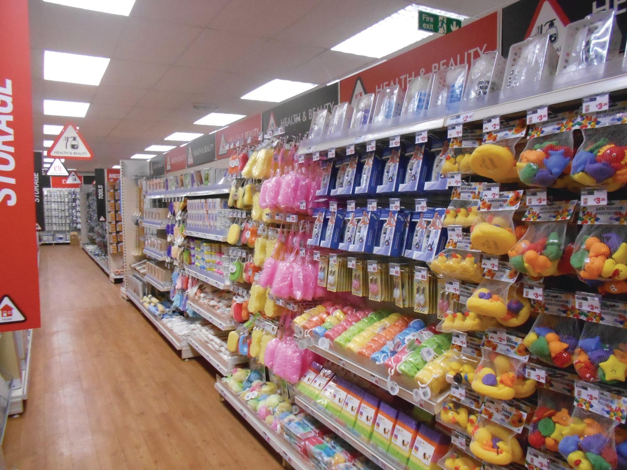 Store gallery: The verdict on Mike Ashley's Mega Value store | Photo ...