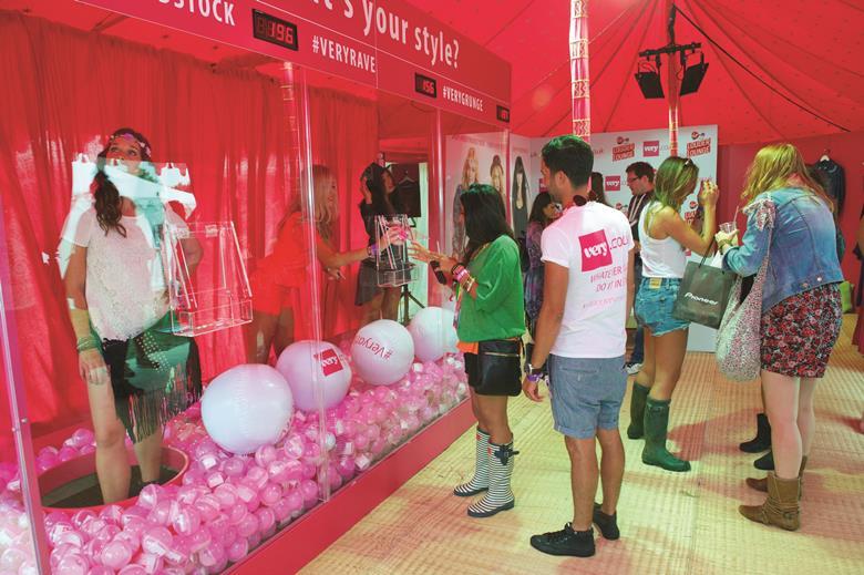 Etailer Very's human vending machine proves people power still needed ...