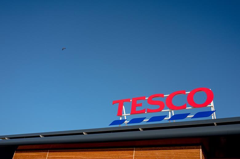 Tesco launches UK’s first electrified HGV trucks to cut down on ...